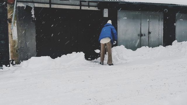 гараж занесло!