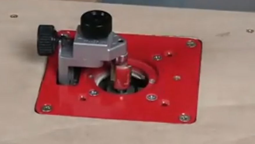 Фрезерный стол с насадкой копира с подшипником..