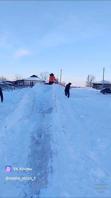 Деревня. Рождество. ёлки #праздничныйчилл #всенакаток #снежныйразгон #зиманапаузе #наканикулах #маги