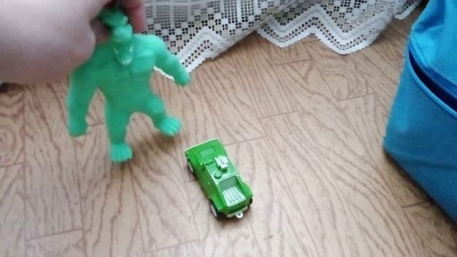 Опытные военные ехали по просёлочной дороге и наткнулись на зомби медведя. Очень интересный видос.