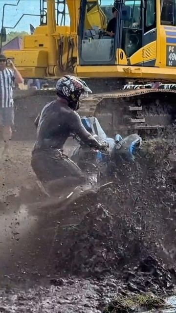 В конце красиво сделал вилли - At the end he did a beautiful wheelie