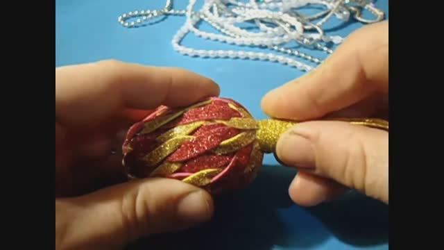 взяла яйцо от киндер-сюрприза + фоамиран