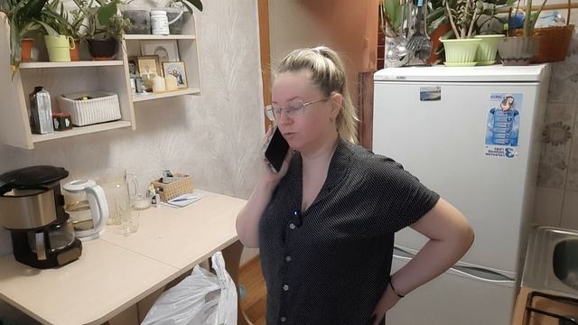 Распаковка чек под разговоры по телефону. звонили с работы