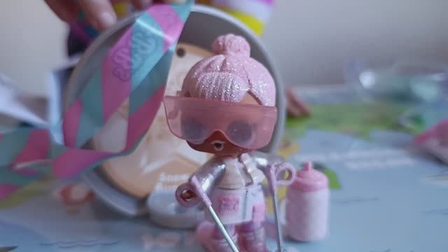 Распаковка куклы ЛОЛ серии "Зимние игры"