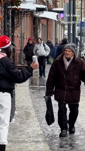 боевой дед!!! 👍