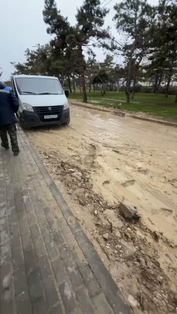 Так проходит реконструкция водовода на проспекте Ген. Острякова