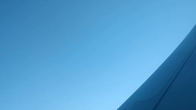 Летим над облаками