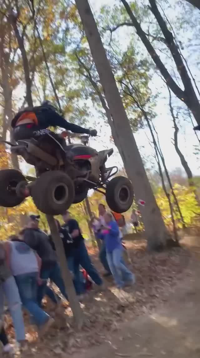 Жестко влетел в дерево на квадроцикле - Crashed hard into a tree while riding an ATV