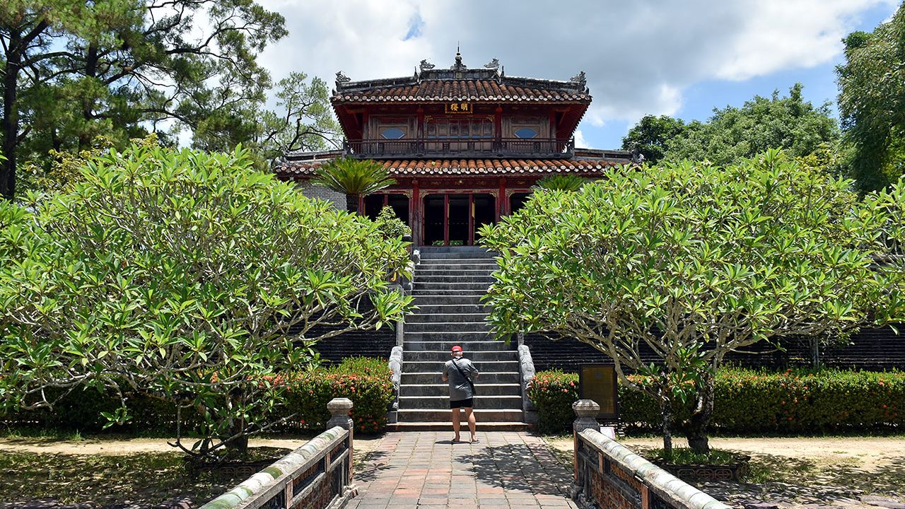 Разбираем Хюэ по косточкам, ч.3: Гробницы императоров и пляж Хюэ, подводим итоги