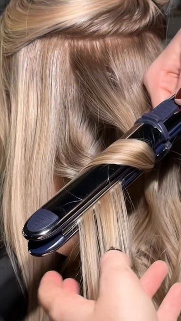 Собранная прическа из пляжной текстуры #прическа #укладка #волосы #пучок