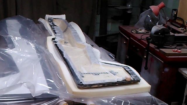 №17- Вскрытие вакуумного мешка после формовки внутреннего слоя на 1 половине фюза.