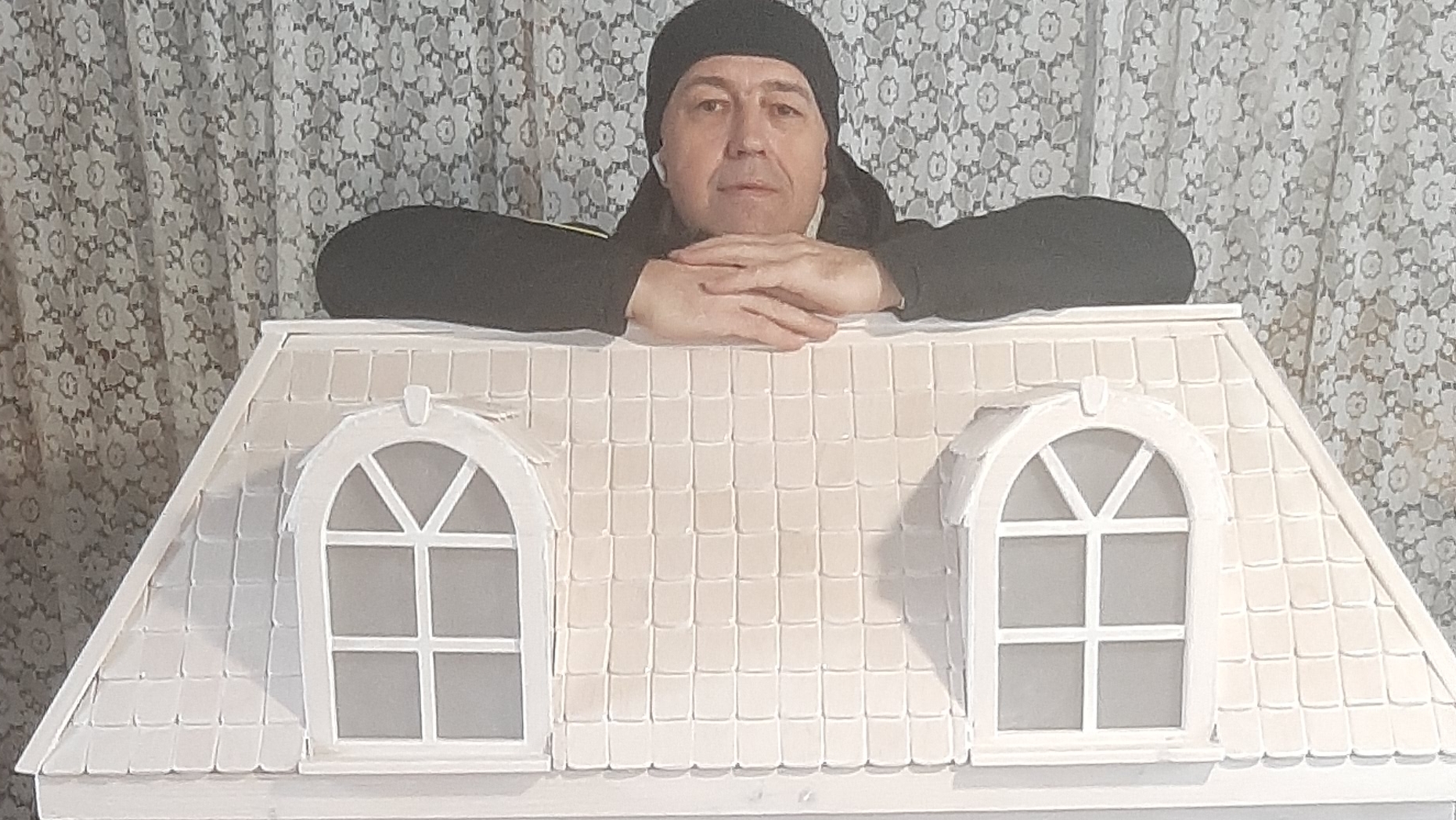 Клетка для попугаев.