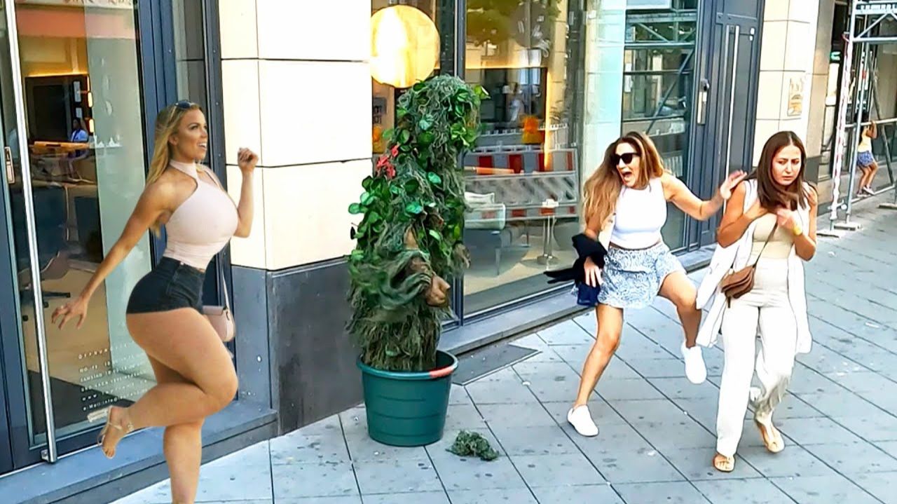 Розыгрыш бушмена!! Только сумасшедшие реакции!! ЛОЛ