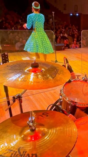 Рок-н-ролл версия Попытка номер пять от Стиляг