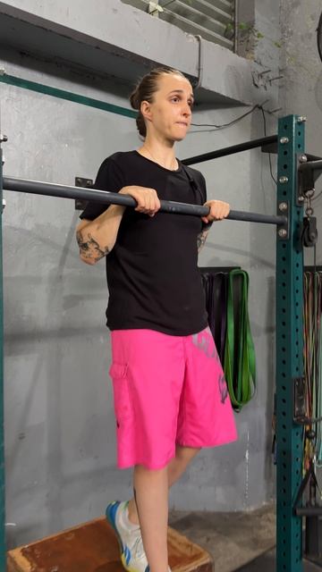 Вис над перекладиной