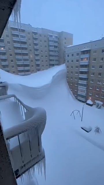 Сугроб до 5 этажа