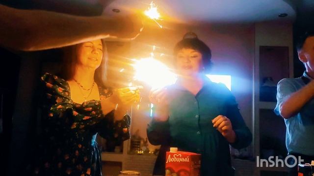 Зажигаем бенгальские огни🎆😊🎄