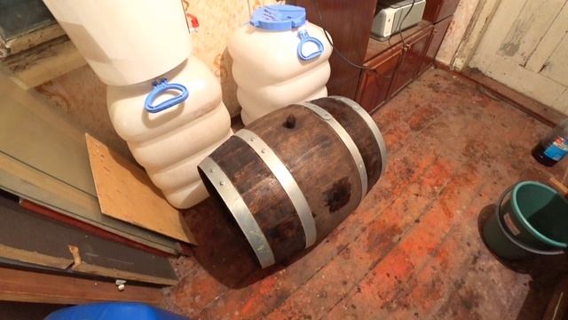 Мацерат сухофруктов на спирте-сырце из сахара готов. Вощение дубовой бочки на 50 литров