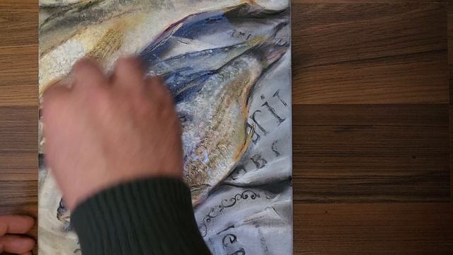 Покрываю лаком картину