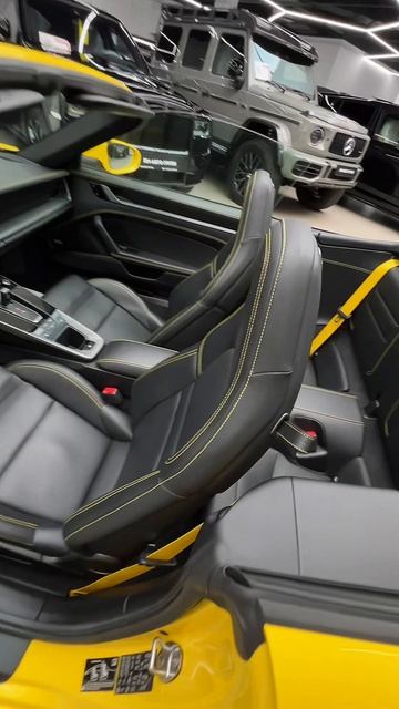 В продаже Porsche 911 Carrera 4/Немного о его комплектации, а подробнее - в нашем телеграм-каталоге