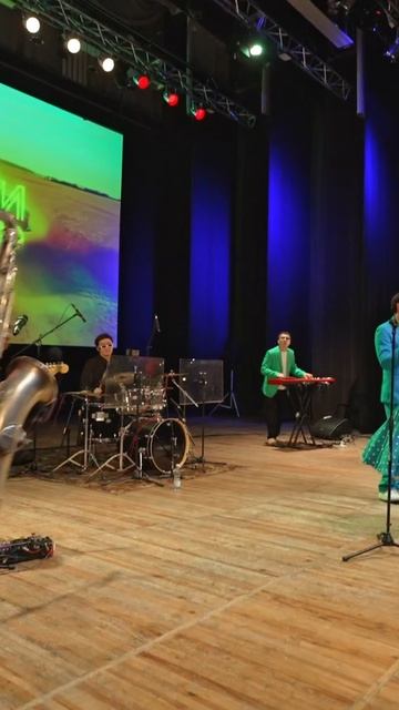 Попытка номер пять в стиле ретро драйва