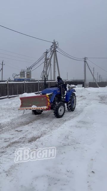 Уборка снега на мини тракторе, русич 404 #shorts