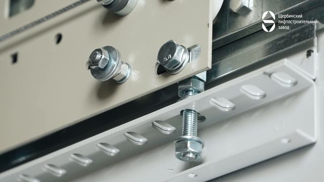 Монтаж дверей шахты