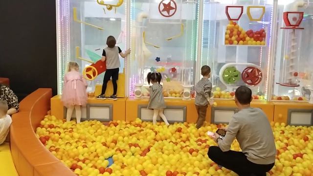 Праздник для детей часть 1