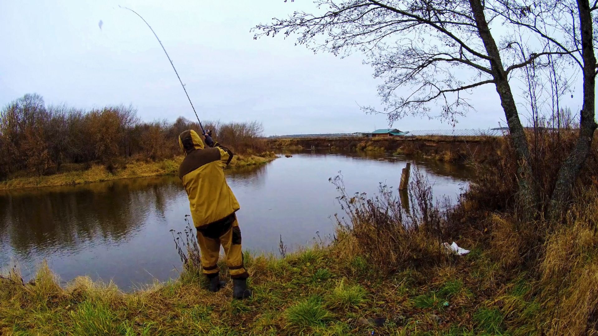 ОСЕННИЙ ДЖИГ НА РЕКЕ КЛЯЗЬМА. НЕМНОГО РЫБЕЙКИ НЕ ПОМЕШАЕТ. СТРАННЫЙ ЛАГЕРЬ. О НАСУЩНЫХ ПРОБЛЕМАХ.