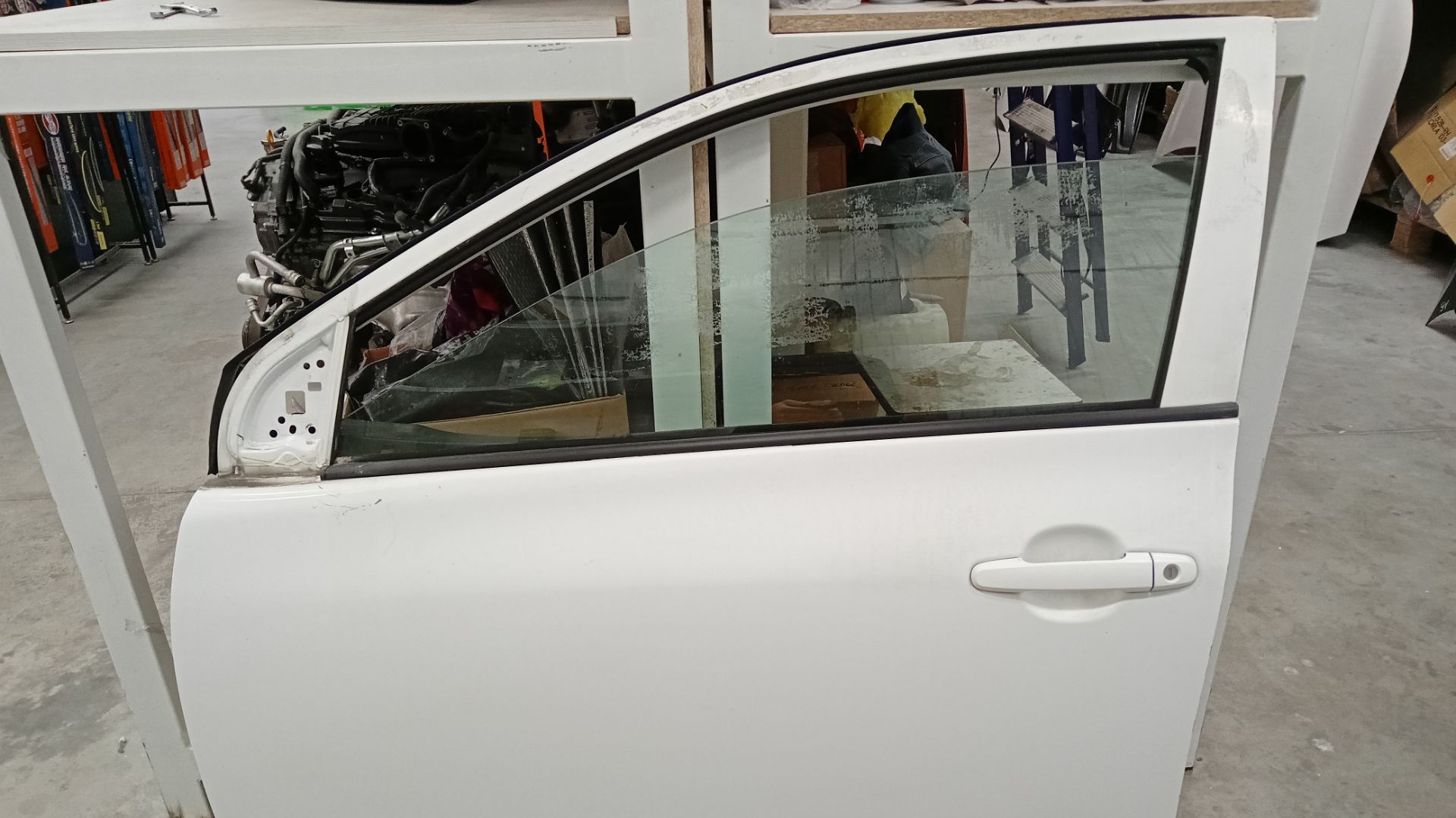 DPL00018 - Левая передняя дверь Toyota Corolla E150 - цвет Белая