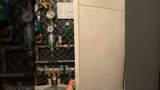 Двухстворчатый люк Шагма от стены до стены