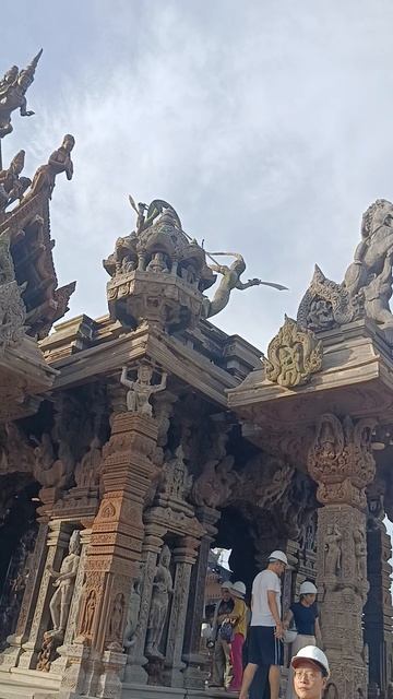 Храм, где время останавливается Не Туристический Храм: Sanctuary of Truth