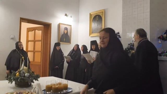 ВСТРЕЧА КАНУНА НОВОЛЕТИЯ В КРУГУ МОНАСТЫРСКОЙ СЕМЬИ: ПЕСНОПЕНИЯ В ИСПОЛНЕНИИ ХОРА МОНАСТЫРЯ