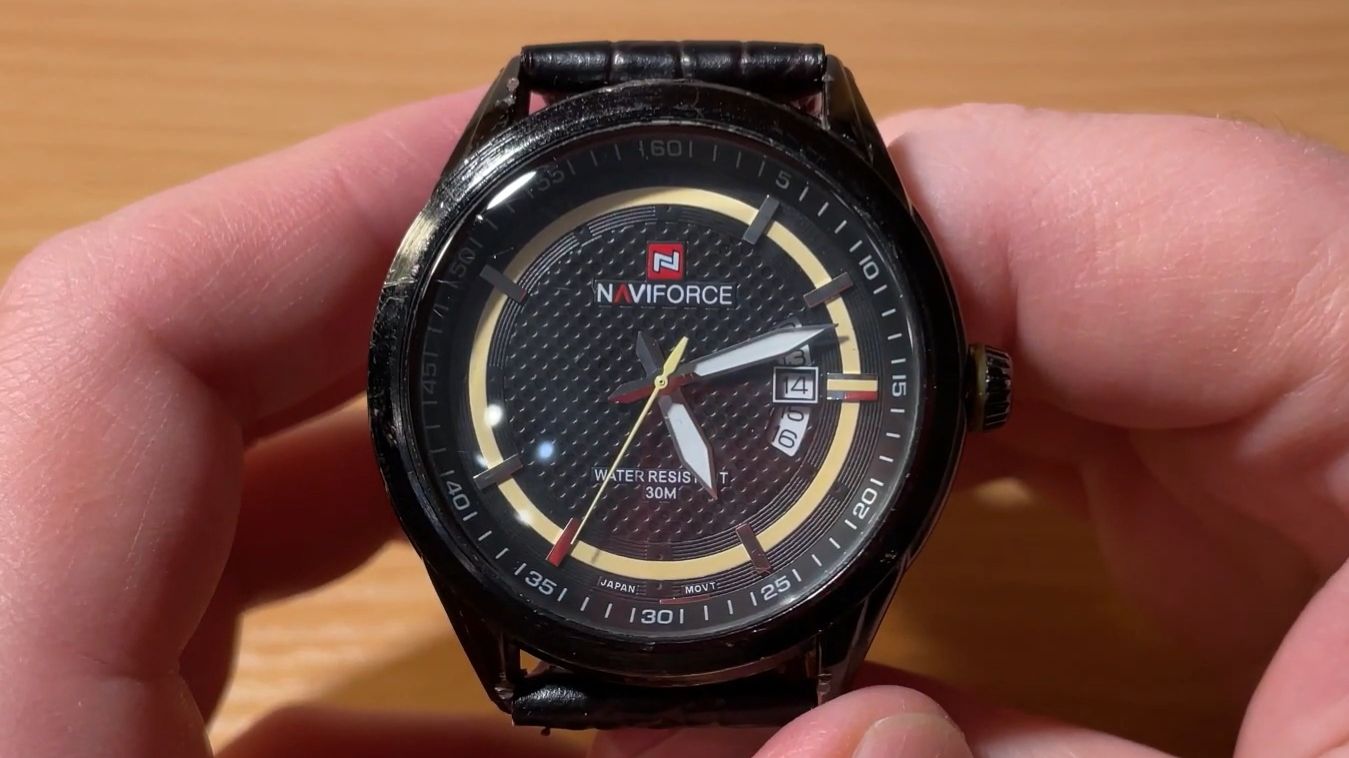 Часы кварцевые Naviforce