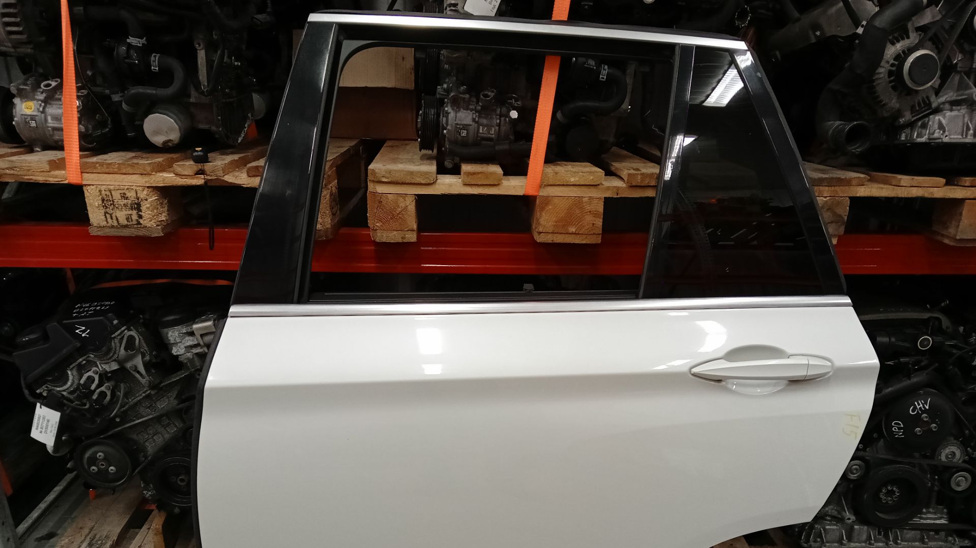 DZL00004 - Левая задняя дверь BMW X5 F15 - Цвет Белый