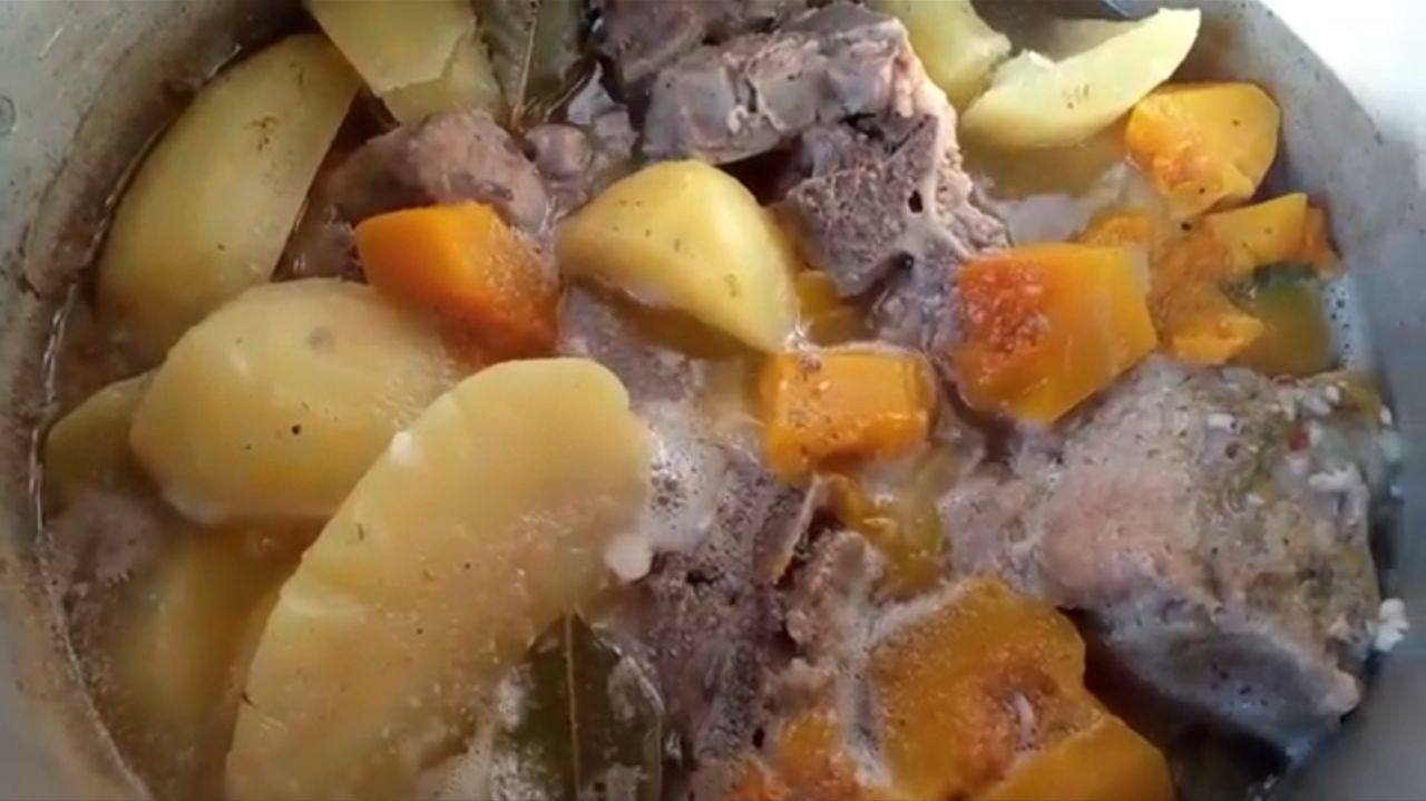 Картошка с мясом. Тушеная картошка. Рецепт. С картошкой. Вкусно. Сало. Иван Чай. Рождество. 7 января