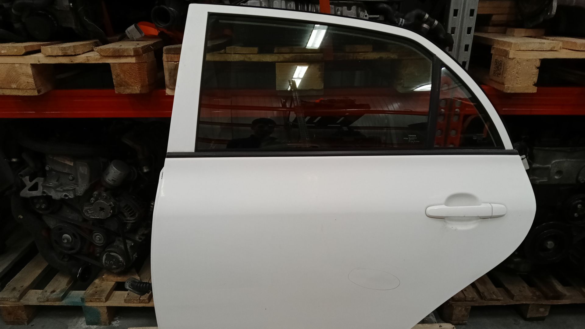 DZL00017 - Левая задняя дверь Toyota Corolla E150 - цвет Белый
