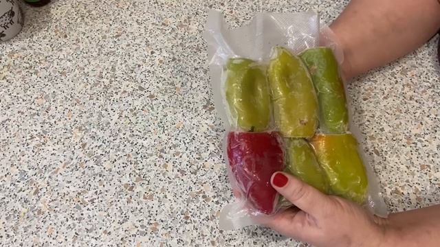 Перец фаршированный замороженный. Летом заморозила, зимой приготовила!