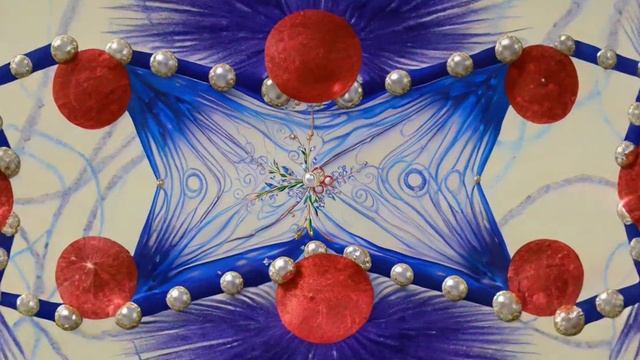 dreamina-2025-12-03-3955-Круглые объекты вращаются по часовой стр...