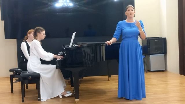 (1) -20251014_17:34:31 -поёт Вероника Банарь.