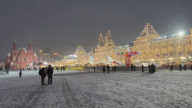 Красная площадь 30 декабря. Ранее утро. Кремль.