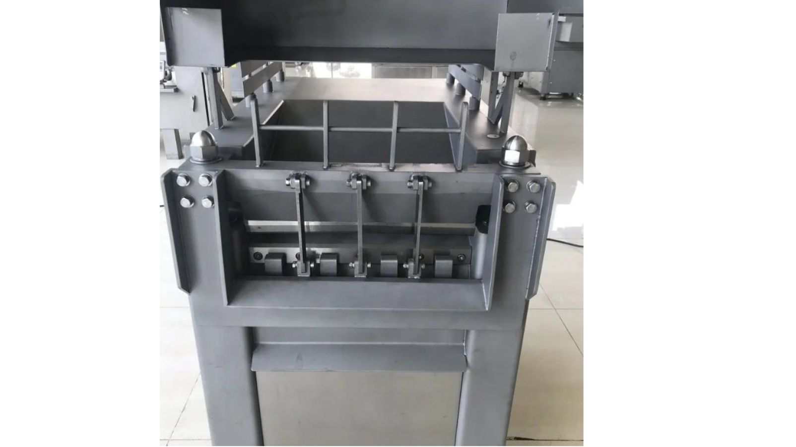 Машина для резки замороженного мяса в блоках QK-2000 (блокорезка гильотинного типа).