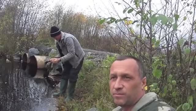 Закинули прямо в центре города,два мощных магнита тягой на 600кг! Река вся в металлоломе!