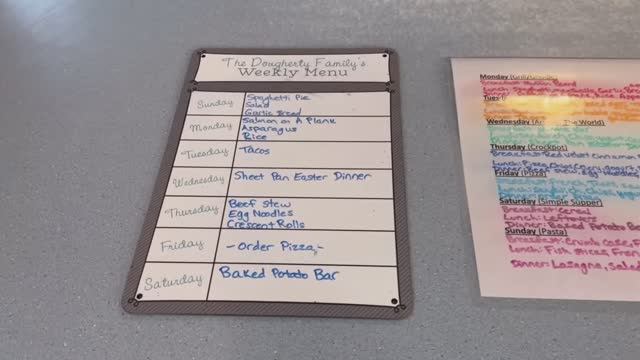 Мама 11 детей едет закупаться продуктами на неделю и берёт нас собой.