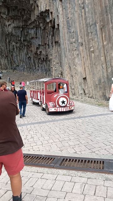 Симфония камней горы Армения паровозик едет