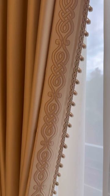 Портьеры на подхватах с декором