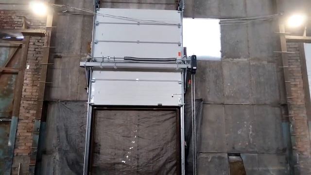 Промышленные ворота вертикальный монтаж