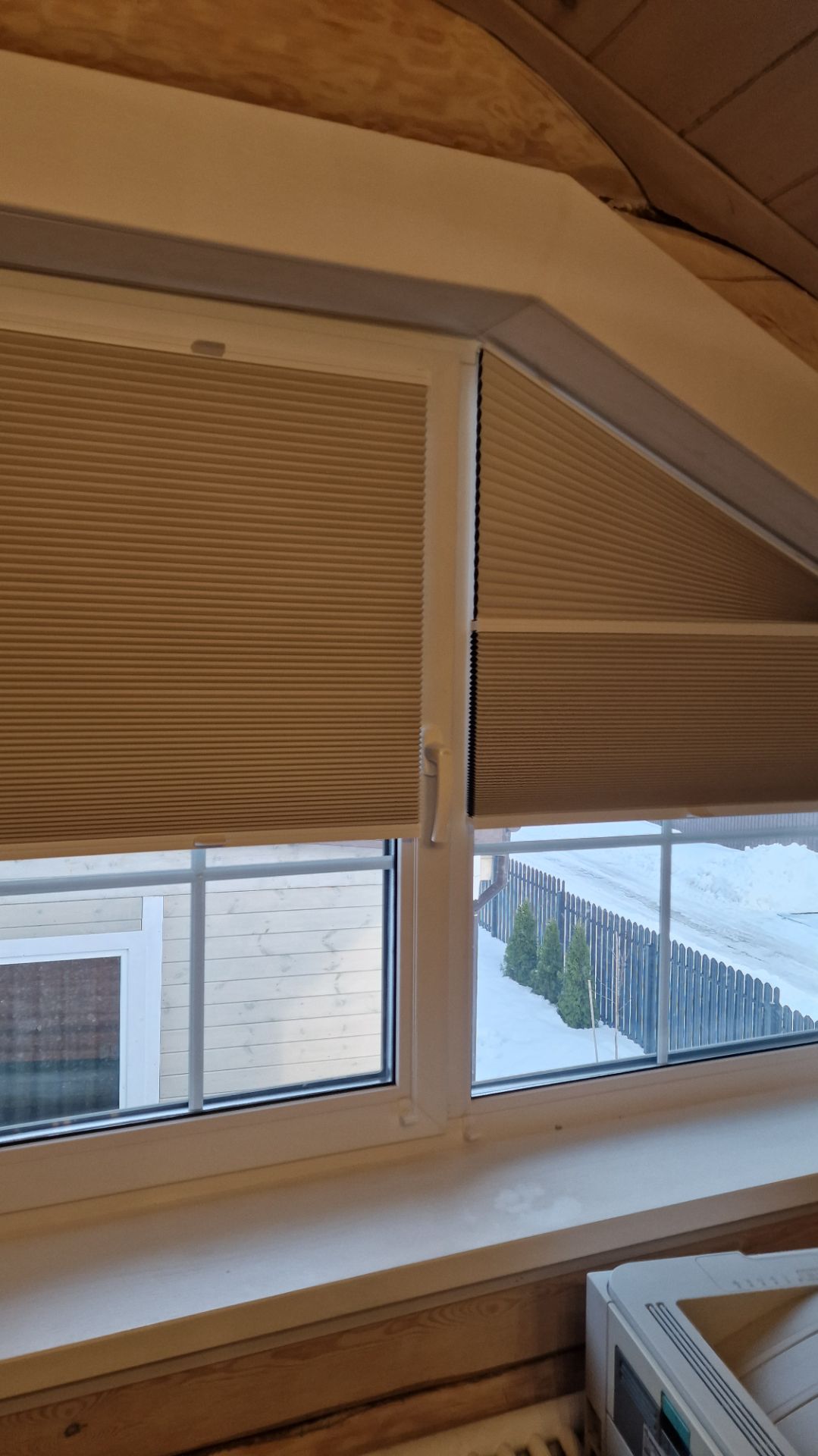 Ткань Пальма блэкаут белый. Шторы плиссе (Гофре) нестандартных форм.