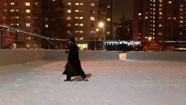 Вечерняя разминка с двухсекционным шестом