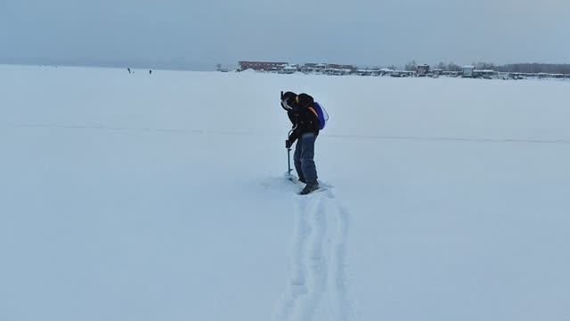 Выход на лёд. Эхолот Практик молчит.